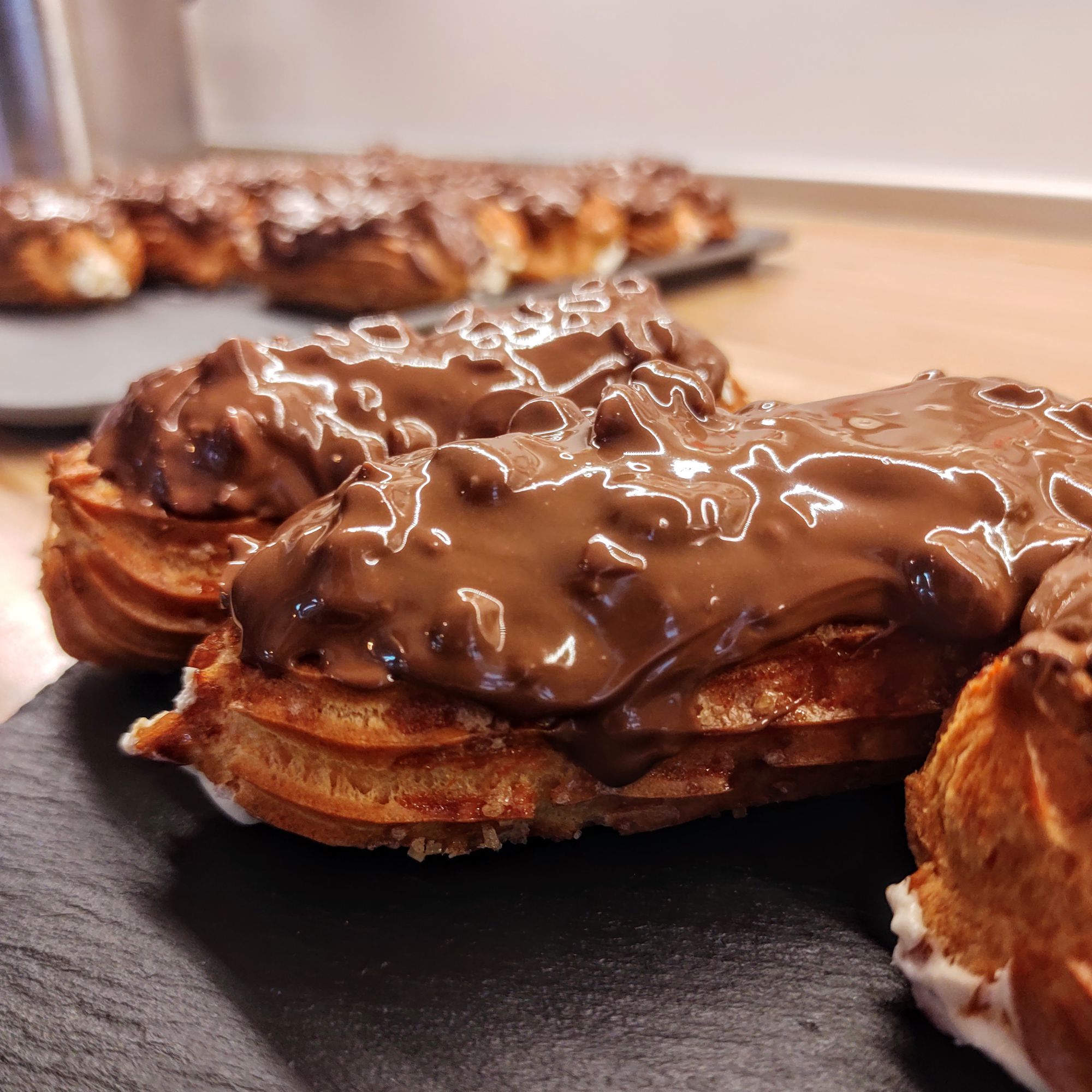 Еклер шоколад и лешници – Eclair.bg